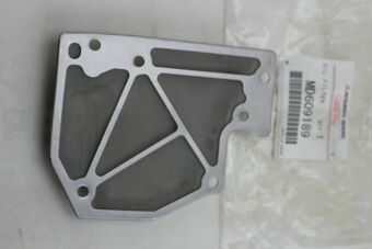 OIL FILTER,A/T VALVE BODY MD609189 | FUSO Parts | PartSouq