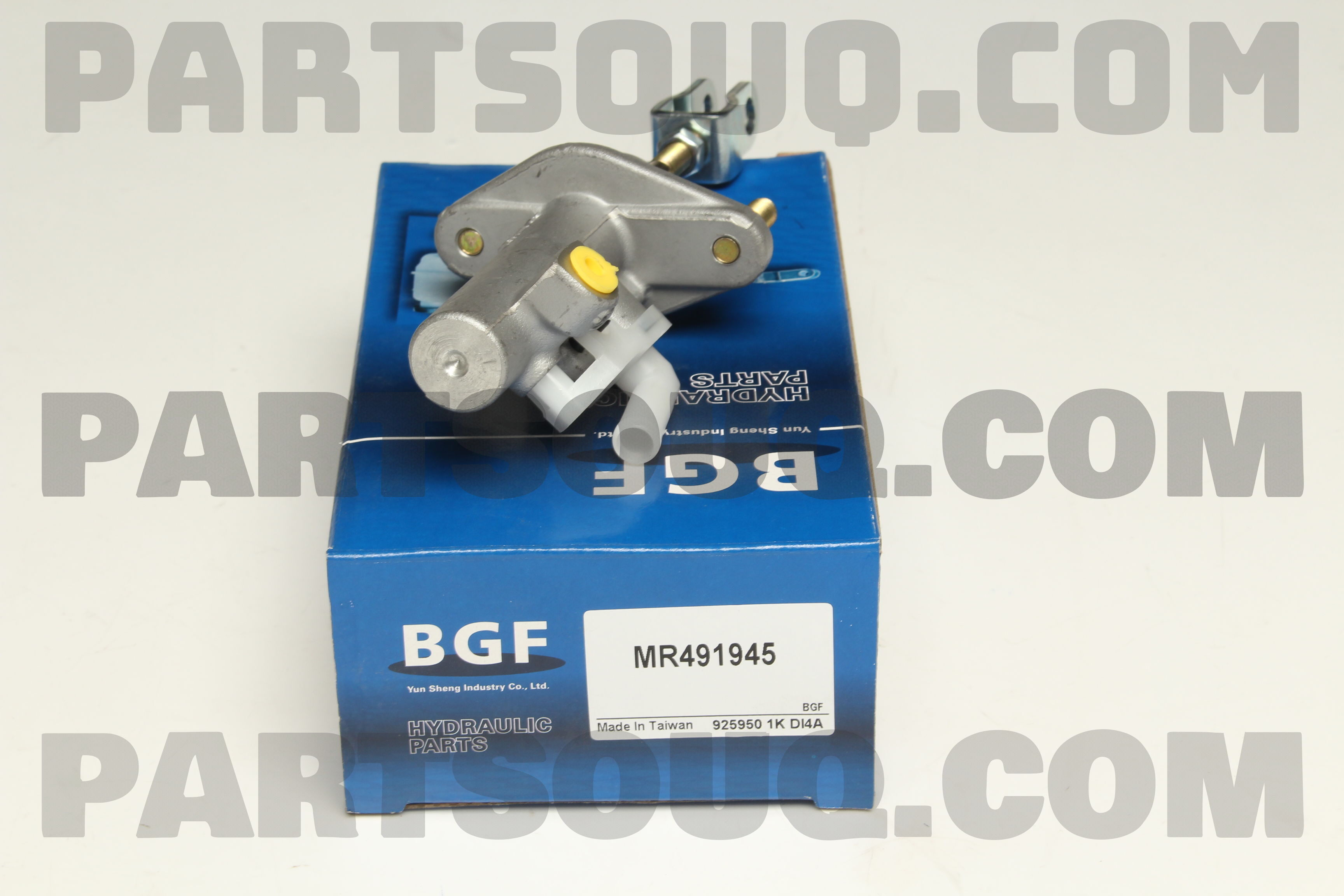 CLUTCH MASTER CYLINDER ASSY MR491945 | BGF Parts | PartSouq