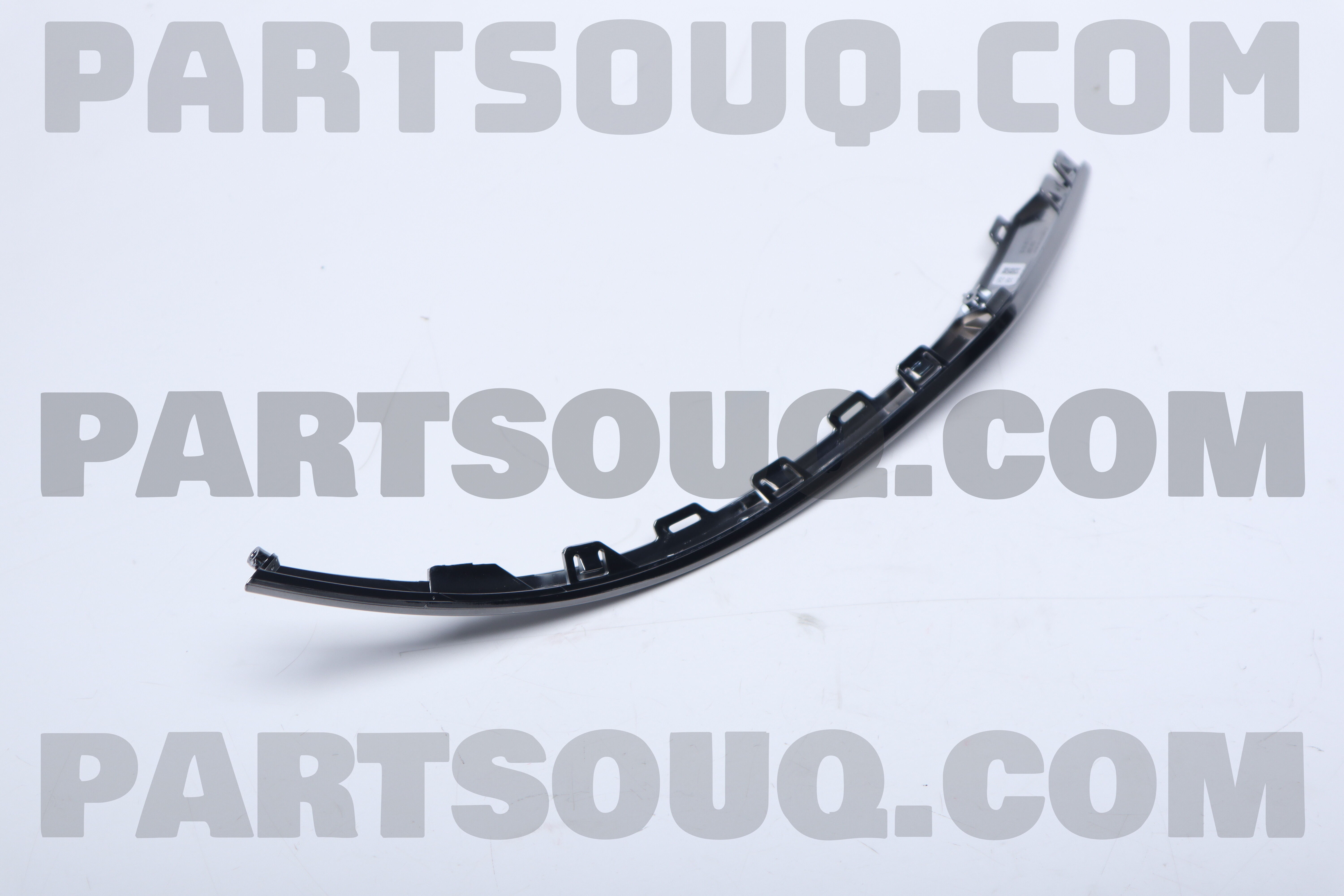 MOULDING ASSY-RR BUMPER,RH 86692N7010 | Hyundai / KIA Parts | PartSouq