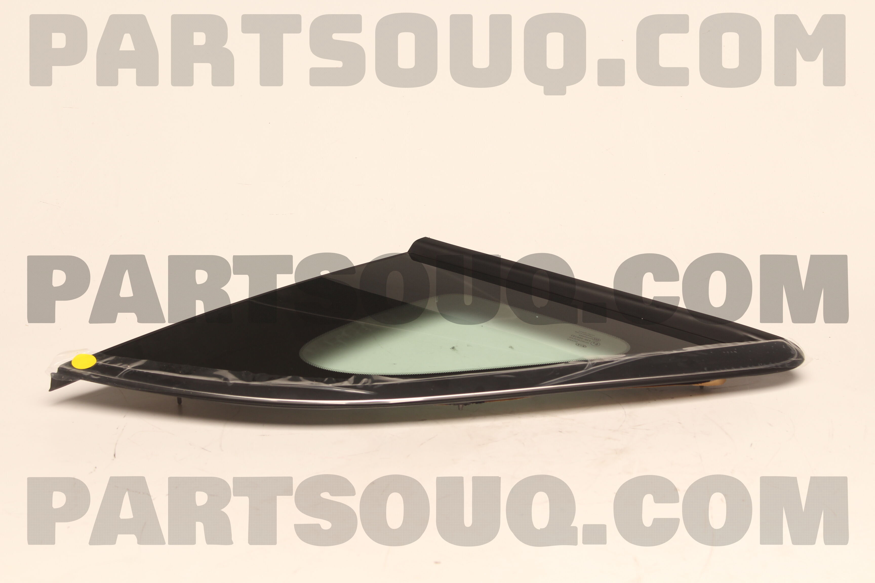 GLASS & MOULDING ASSY-QUARTER 87820G5020 | Hyundai / KIA Parts | PartSouq