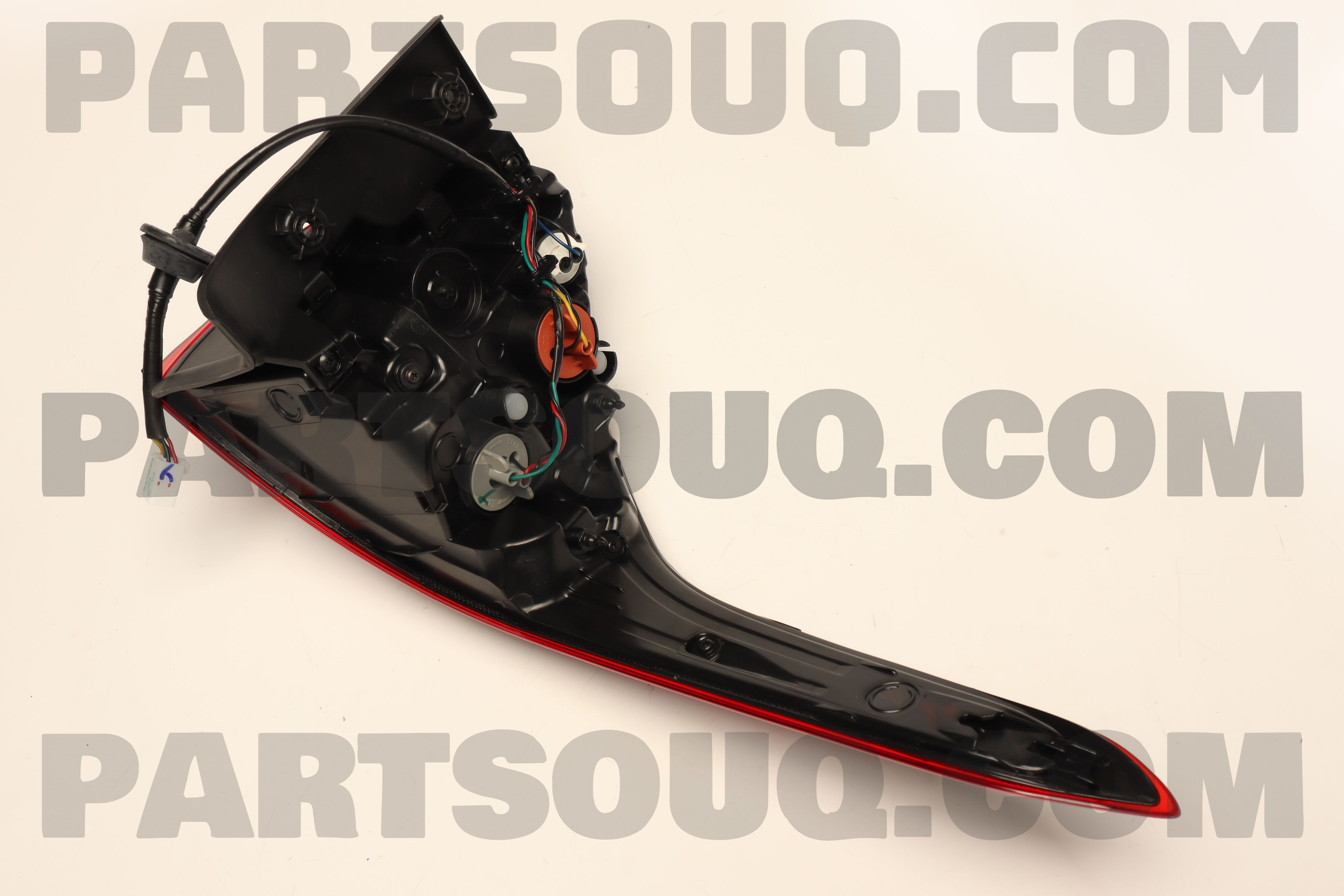 LAMP ASSY-REAR COMB OUTSIDE,RH 92402DY000 | Hyundai / KIA Parts | PartSouq