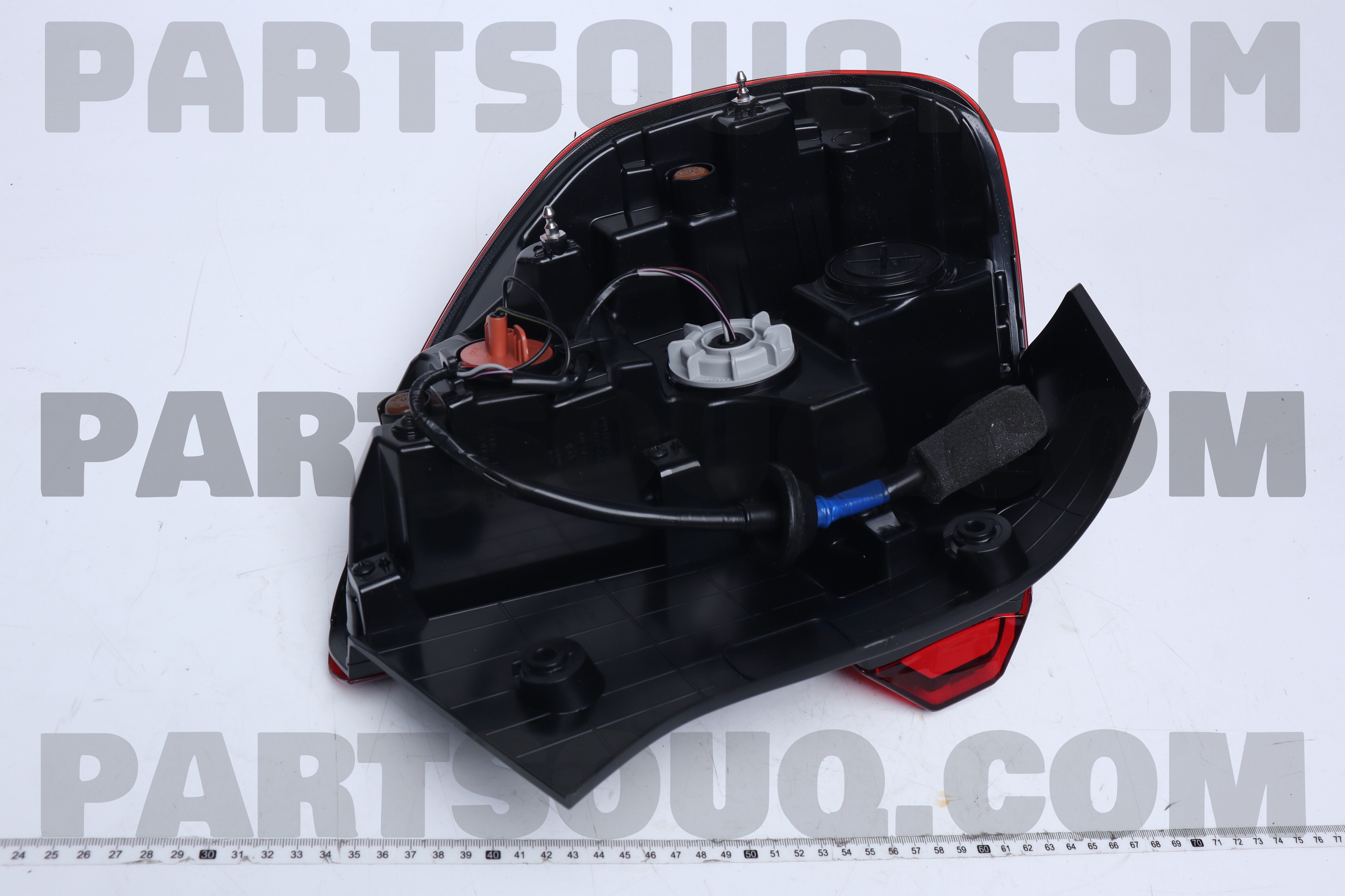 LAMP ASSY-REAR COMB OUTSIDE,RH 92402G6600 | Hyundai / KIA Parts | PartSouq
