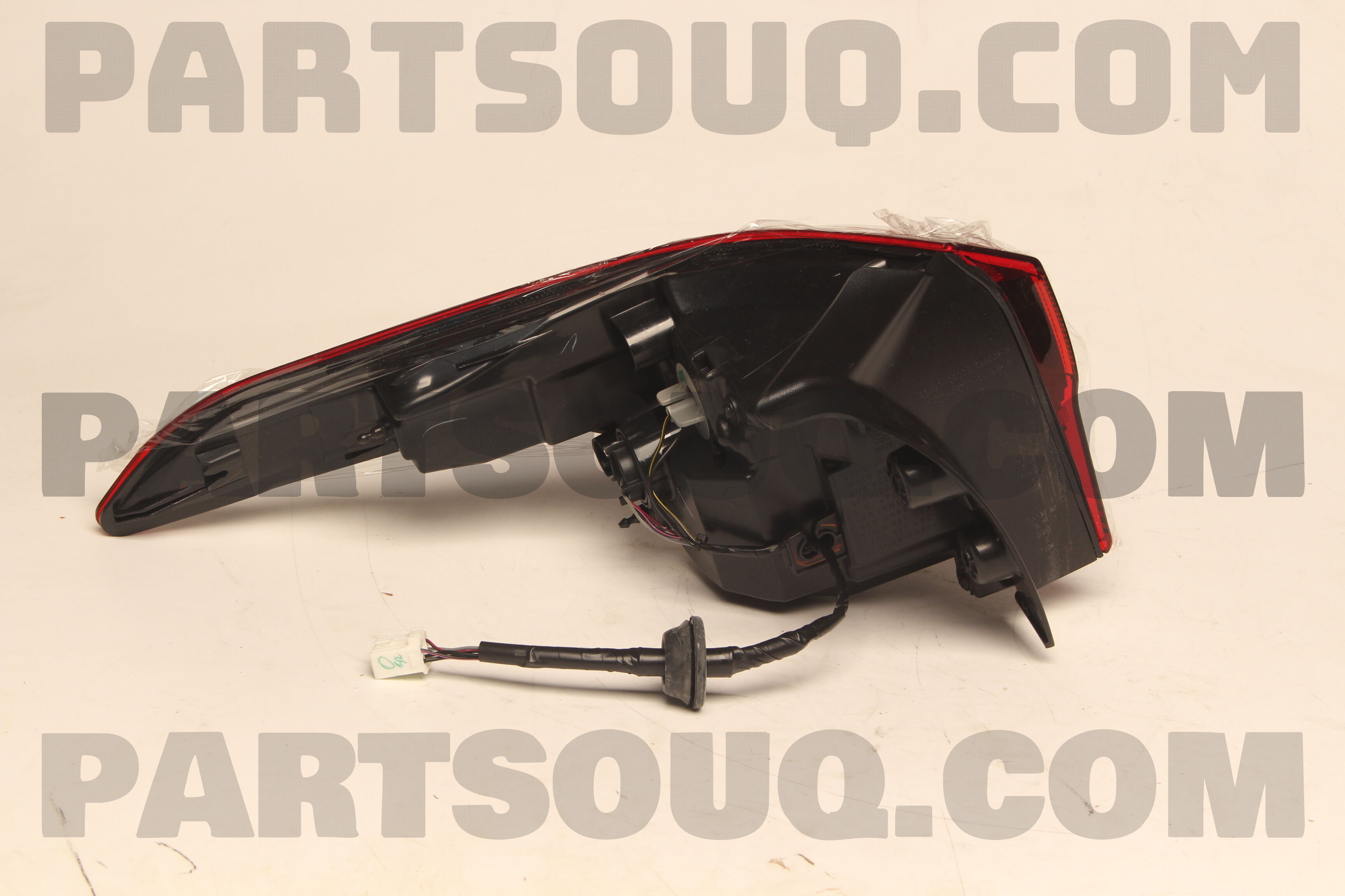 LAMP ASSY-REAR COMB OUTSIDE,RH 92402Q6100 | Hyundai / KIA Parts | PartSouq