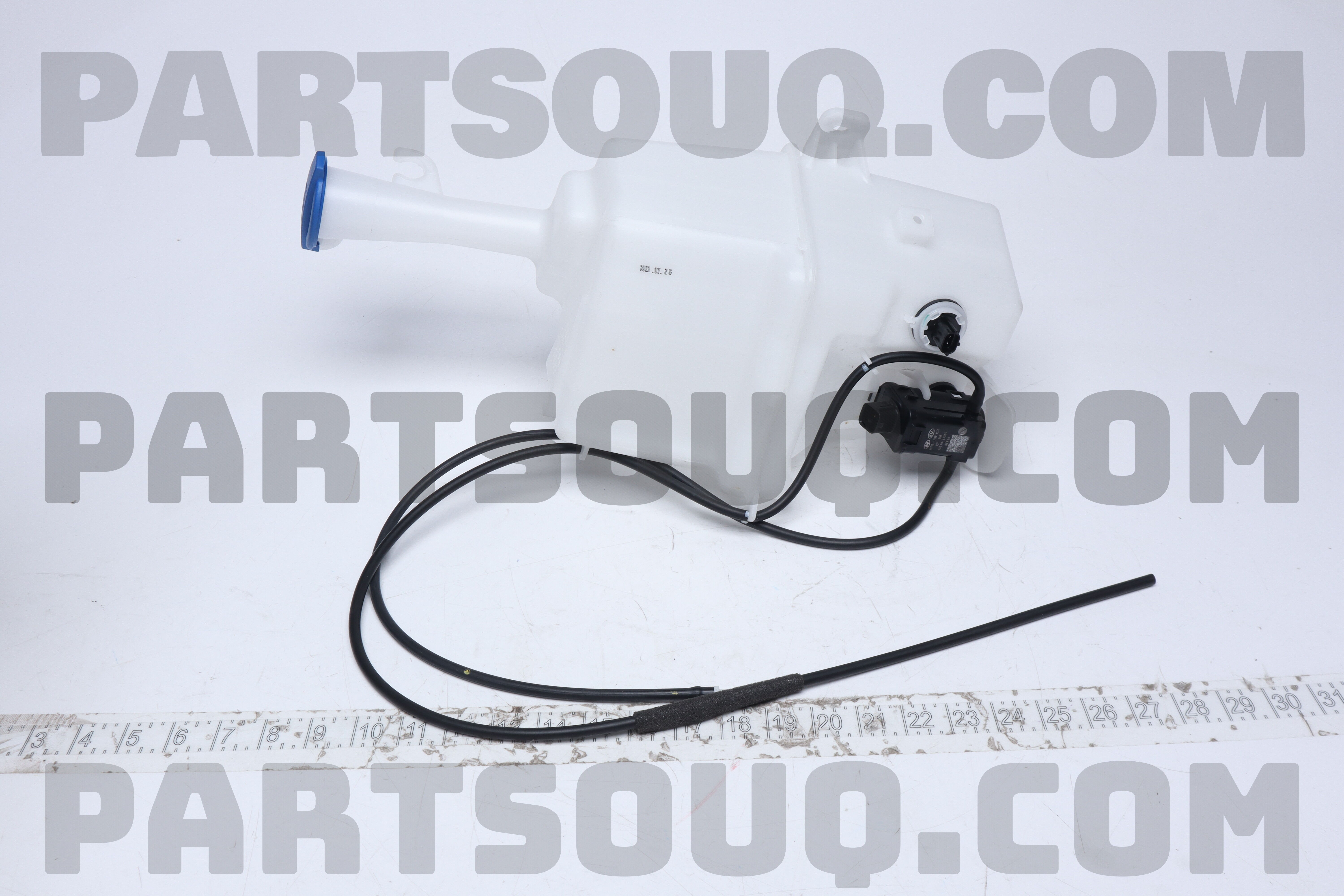 RESERVOIR & PUMP ASSY-WASHER 98610M6600 | Hyundai / KIA Parts | PartSouq