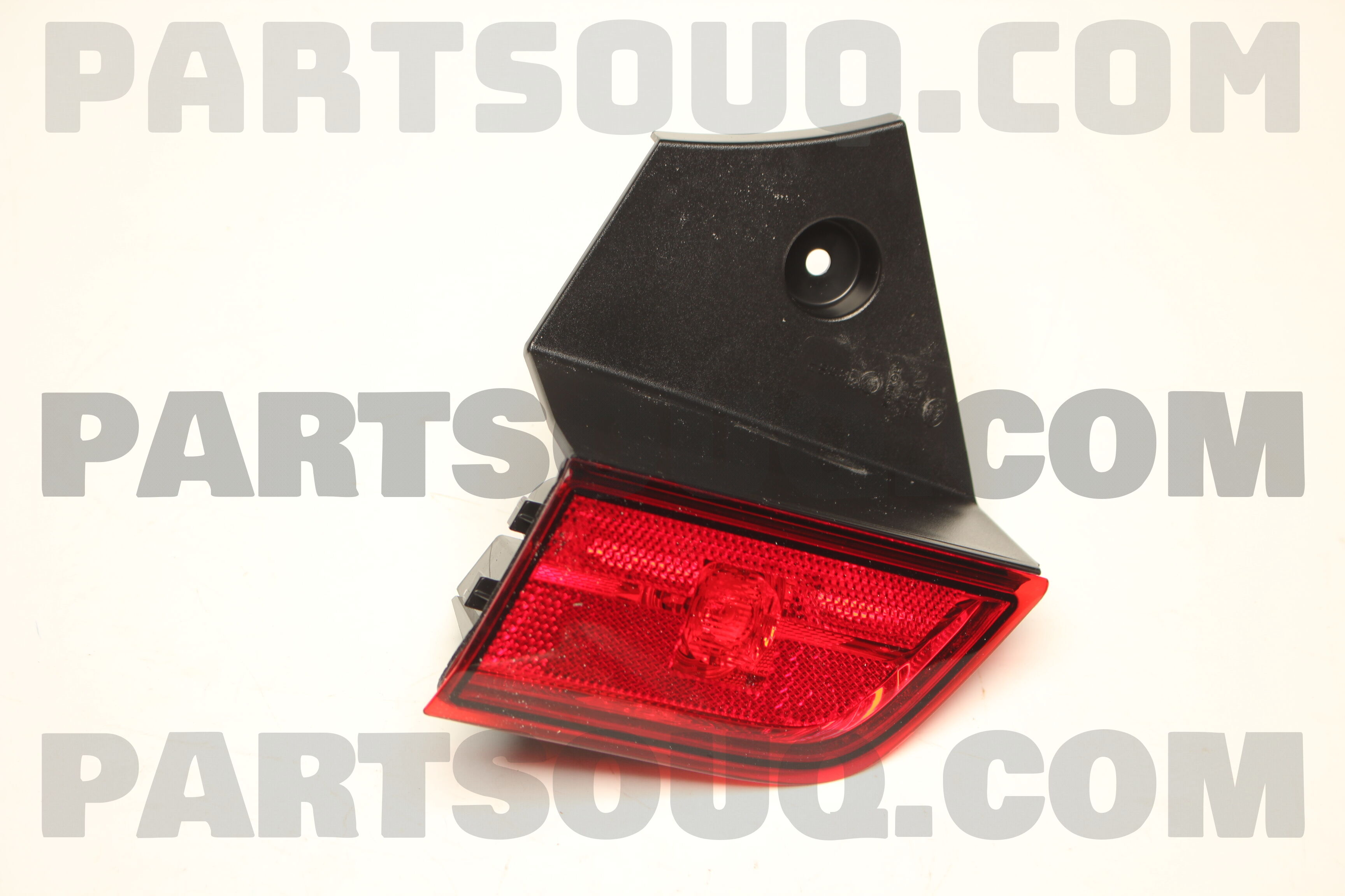 REFLECTOR,TAIL LAMP 26565W010P | Mitsubishi Parts | PartSouq