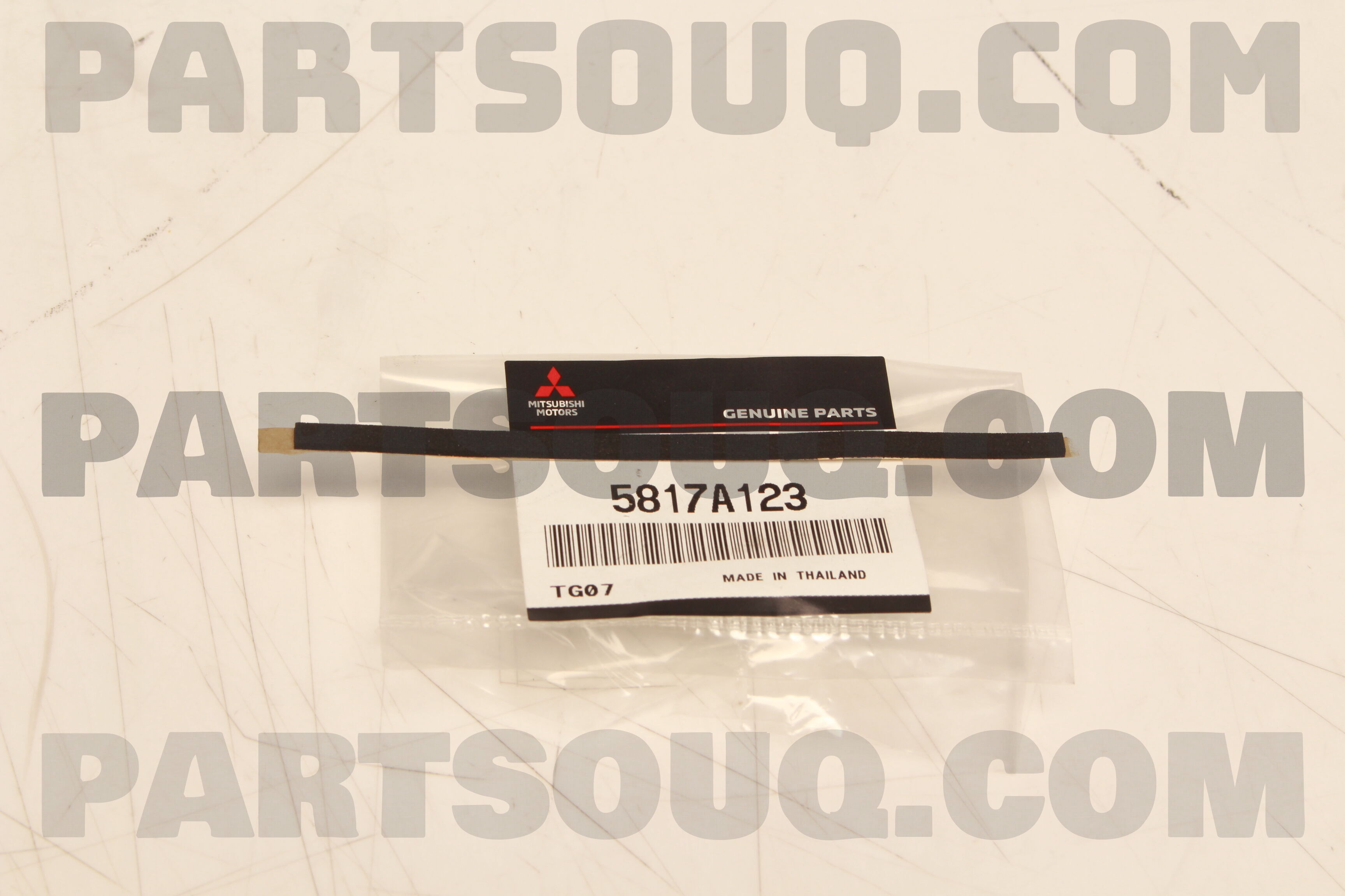 PROTECTOR,TAILGATE GARNISH 5817A123 | FUSO Parts | PartSouq