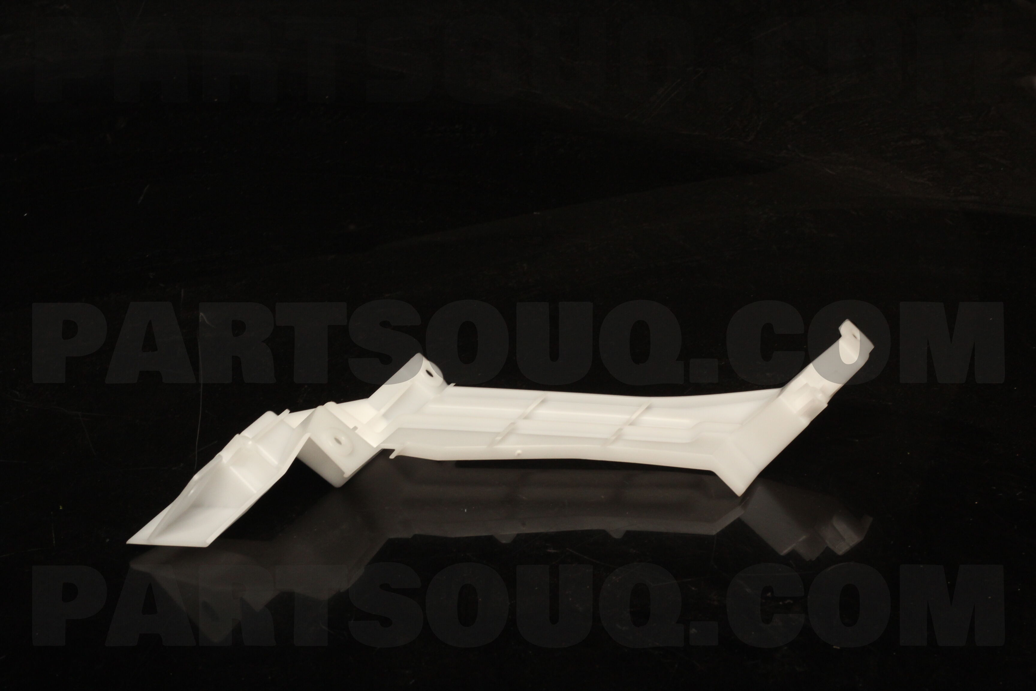 BRKT,F/BMPR T/SIG LA 6400H656 | Mitsubishi Parts | PartSouq