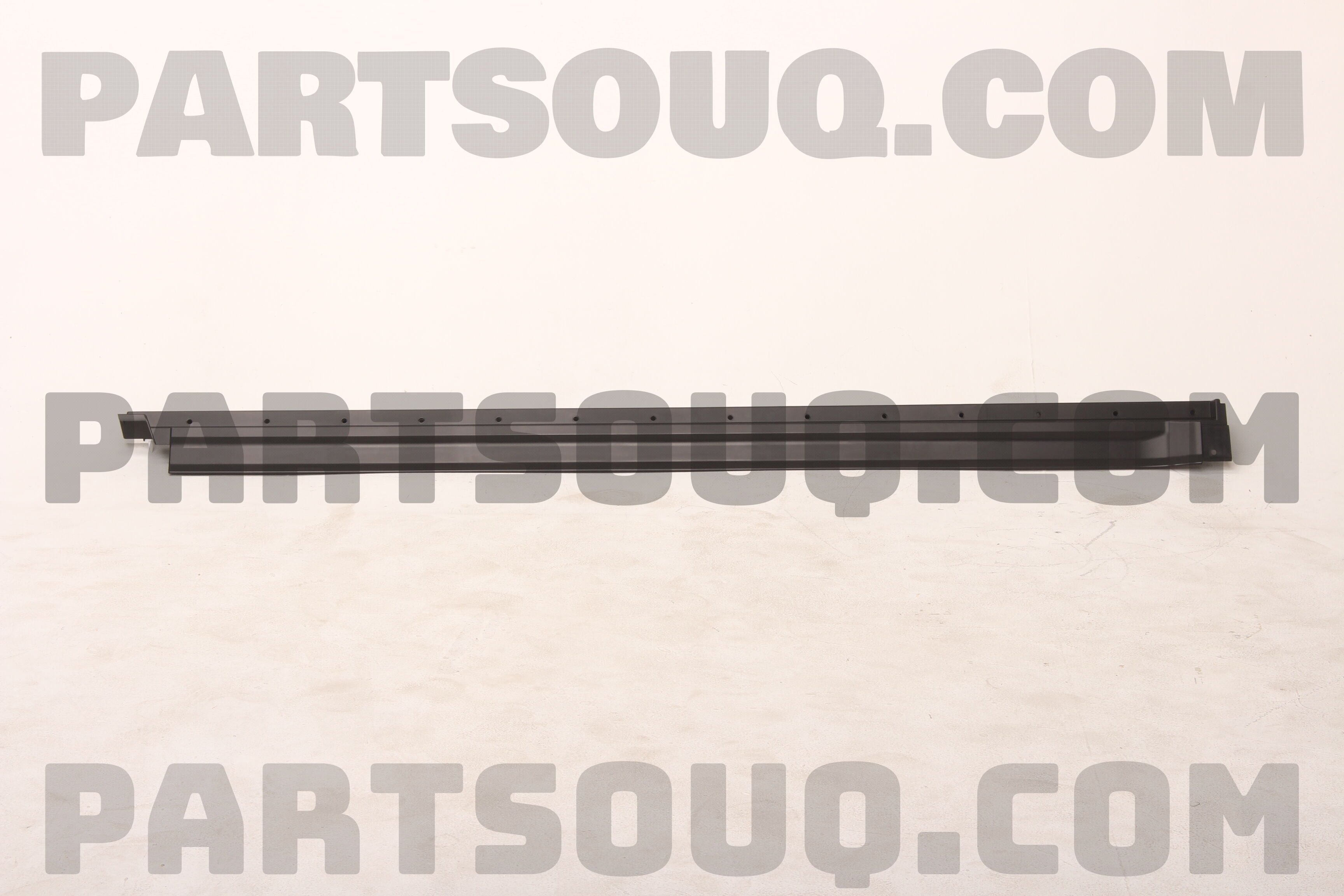 GARNISH,SIDE SILL,RH 7250A164 | Mitsubishi Parts | PartSouq