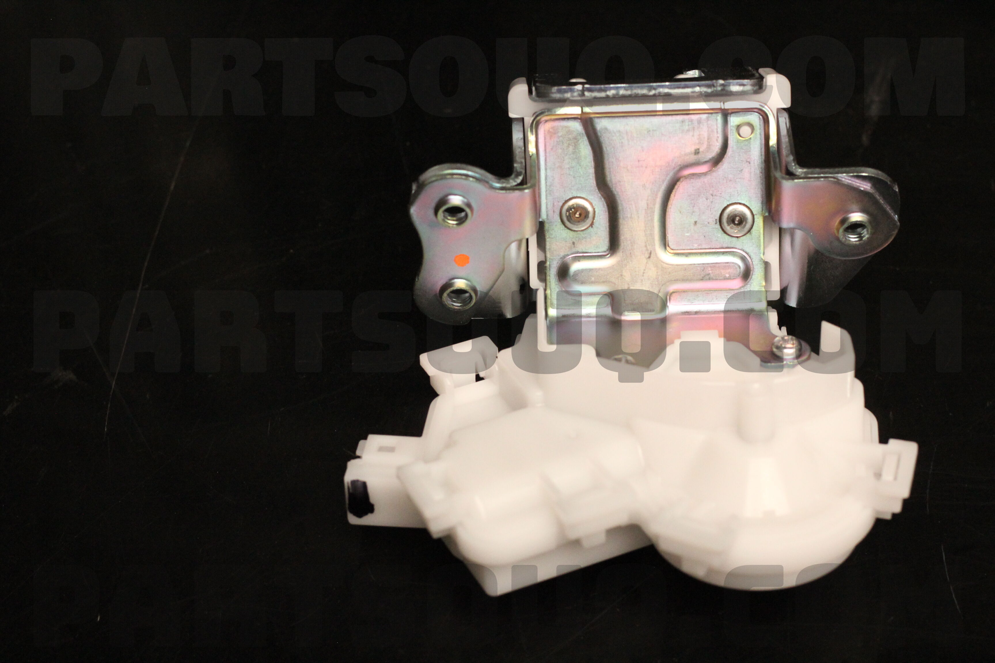 LATCH,TAILGATE 90500A040P | Mitsubishi Parts | PartSouq