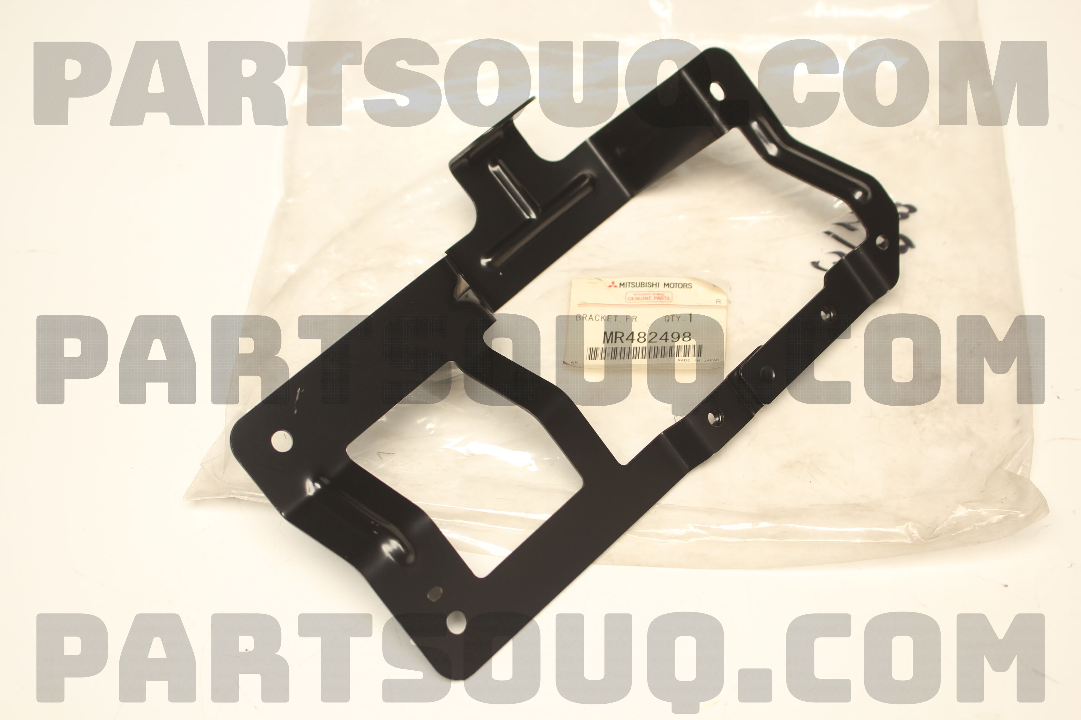 BRACKET,FR FOG LAMP,RH MR482498 | Mitsubishi Parts | PartSouq