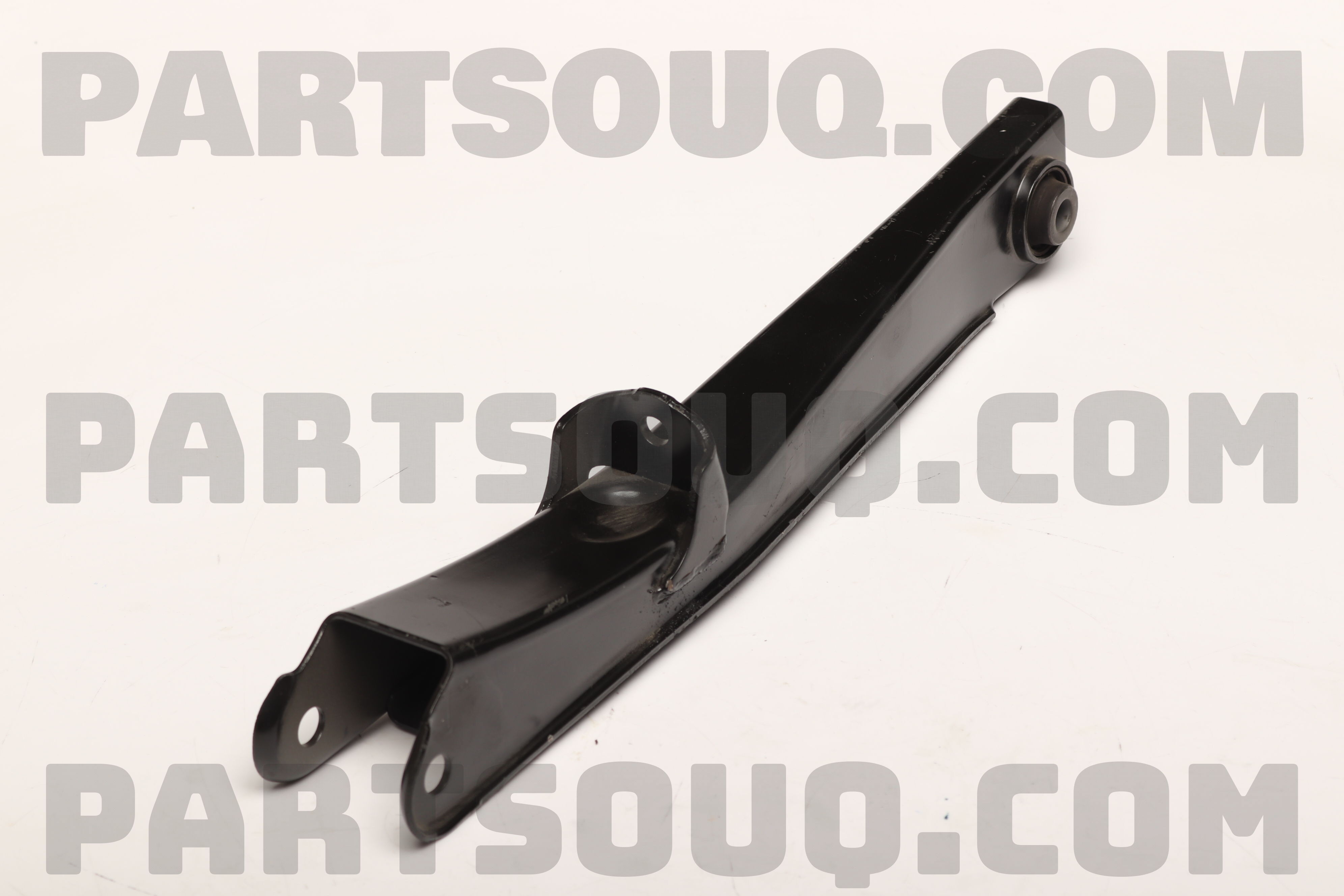 ARM ASSY,RR SUSP,LWR MR589377 | Mitsubishi Parts | PartSouq