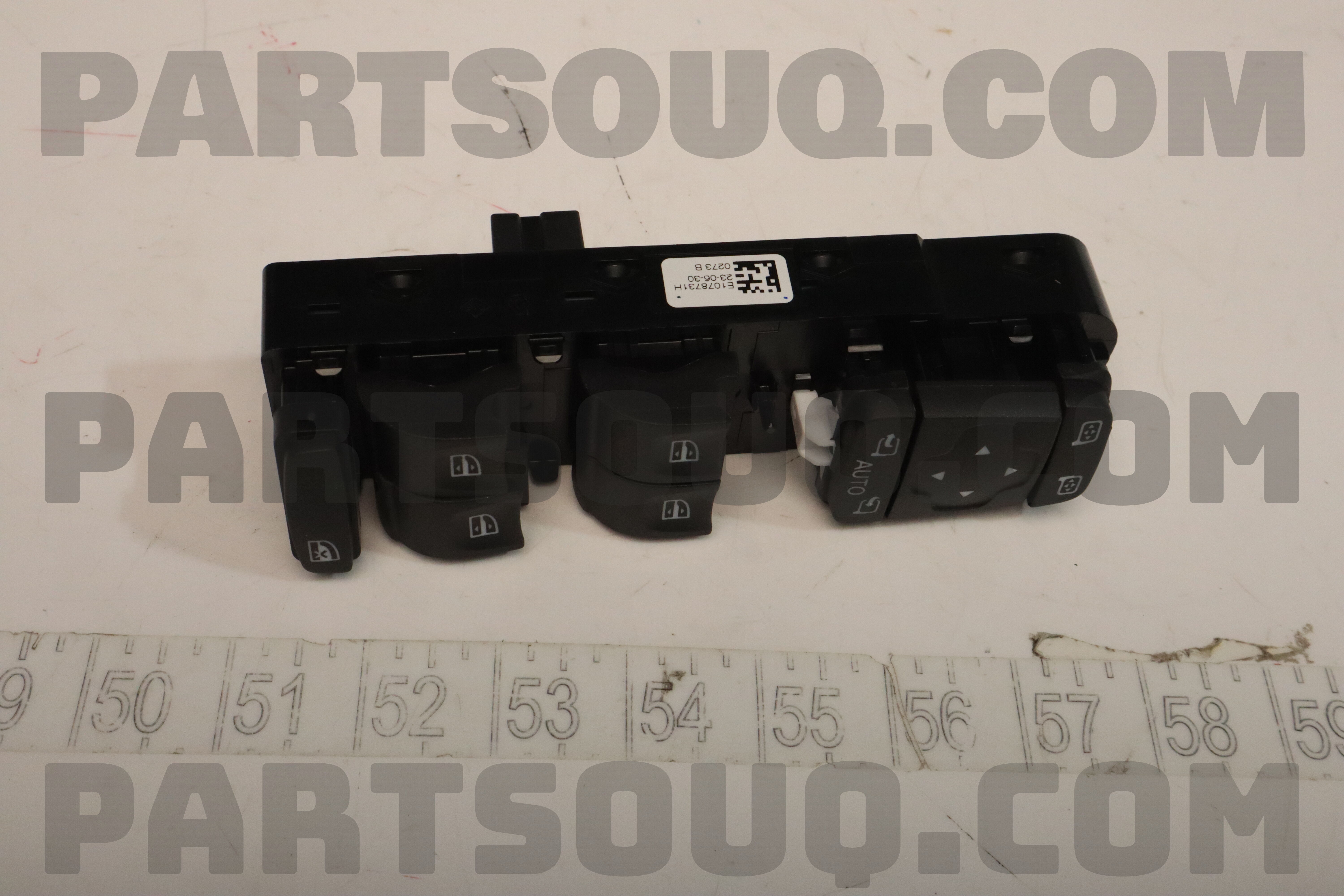 PLATE-ELEC WDW LIFT, DRIVER 254019552R | Renault Parts | PartSouq