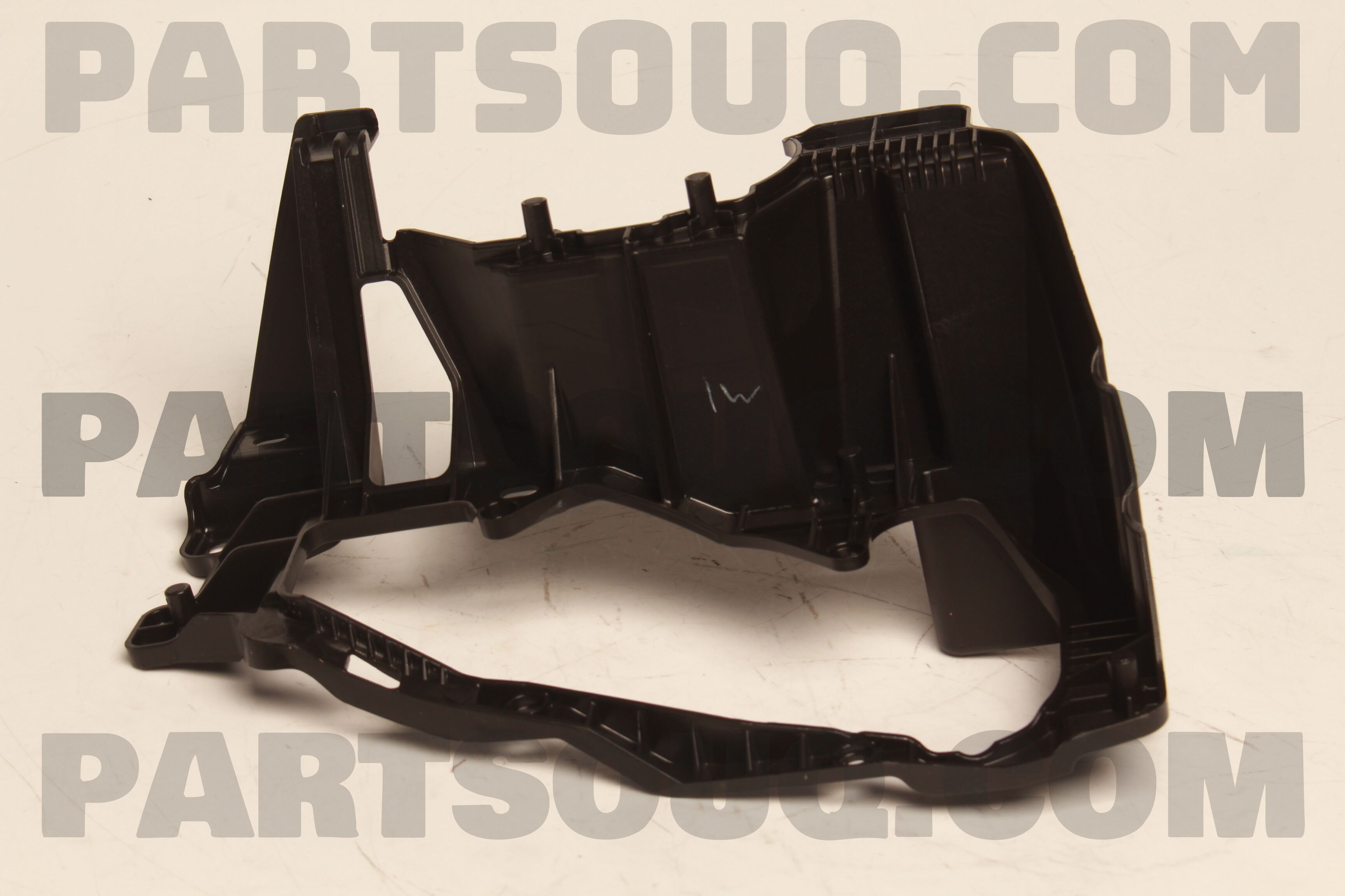 BRACKET,FOG LAMP,L 3556686R01 | Suzuki Parts | PartSouq