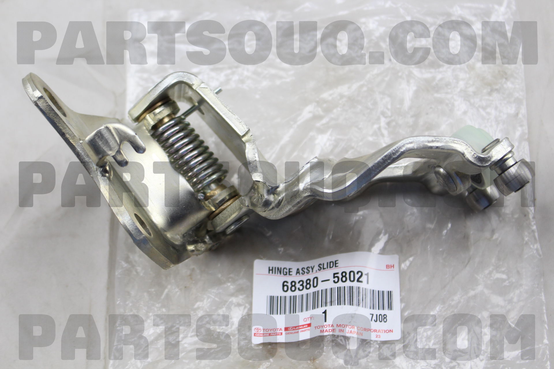 HINGE ASSY, SLIDE DOOR, CENTER RH 6838058021 | Toyota Parts | PartSouq