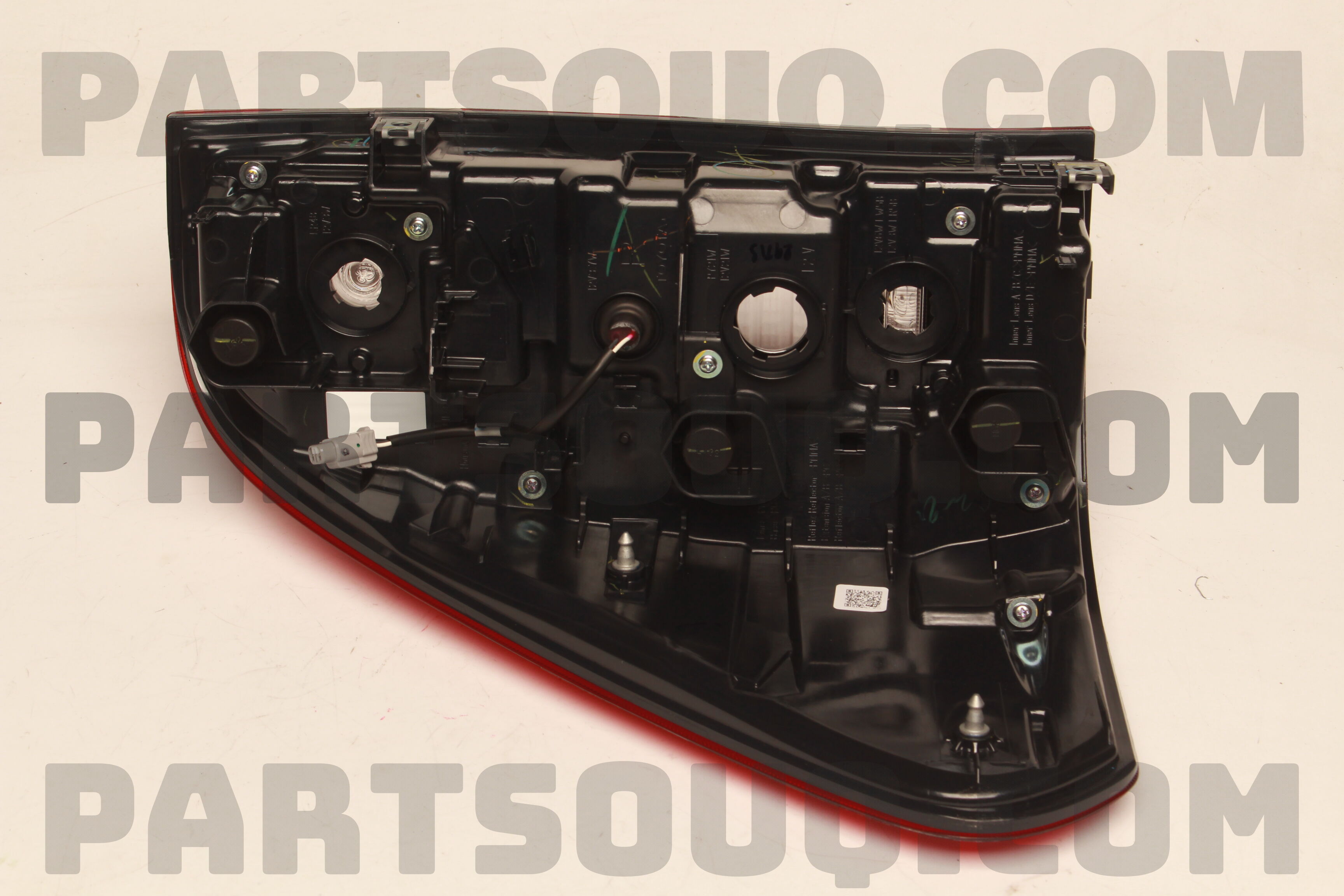 LENS & BODY RR COMB 815510K690 | Toyota Parts | PartSouq